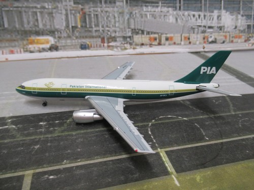 AEROCLASSICS 1/400 DIECAST MODEL AIRLINER PIA PAKISTAN AIRLINES AIRBUS ...