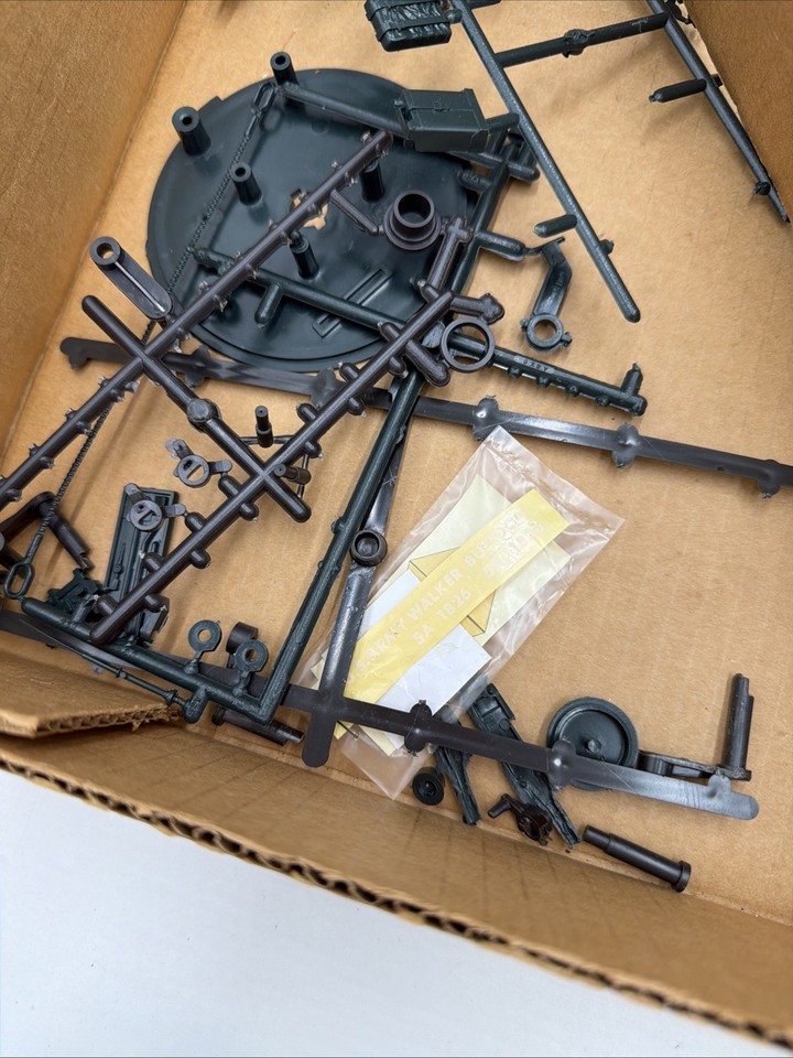 Vintage Paramount 1:20 Model Kit M41 Walker Bulldog Rare HTF in Box | eBay