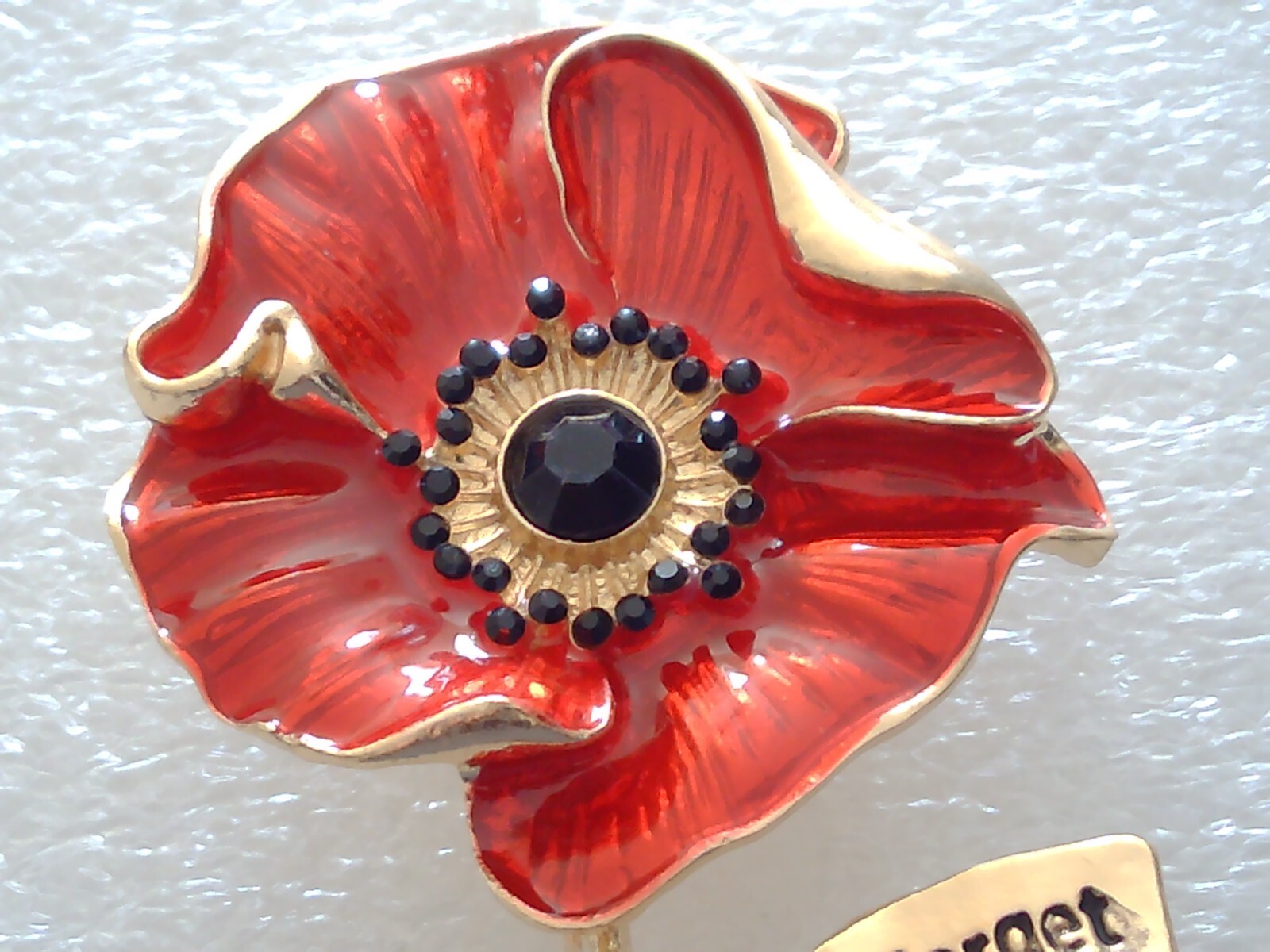 Anzac Day The Great War Lest We Forget Commemorative Poppy Badge-Pin ...