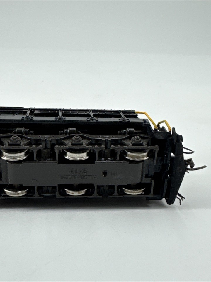 Atlas HO Scale Southern EMD SD24 Diesel Locomotive #6324 Ships Fast | eBay