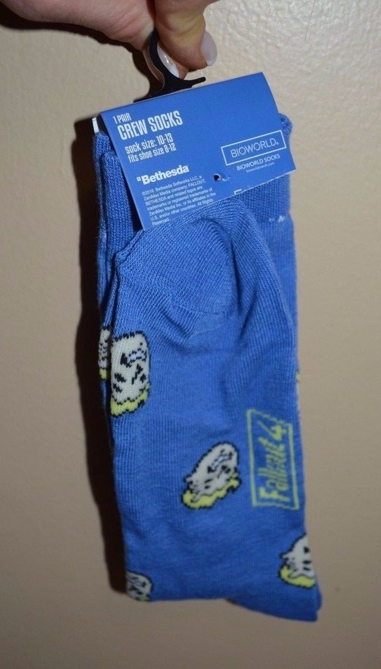 Fallout 4 Crew Socks Officially Licensed Bethesda Mens Socks Shoe Size ...
