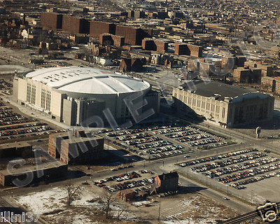 THE UNITED CENTER AND THE OLD CHICAGO STADIUM 8X10 PHOTO BLACKHAWKS ...