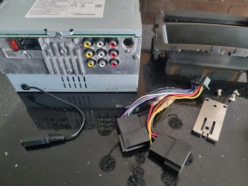 ALPINE - IVE-W560BT STEREO HEAD UNIT DVD MP3/CD PLAYER + BLUETOOTH AND ...