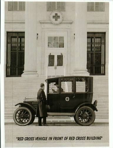 ~Post Card~*Red Cross-"Red Cross Vehicle in Front of RC Building" {RB55 ...