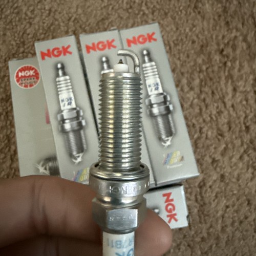 Set of 4 NGK 4912 Laser Iridium Spark Plugs ILKAR7B11 for Toyota ...