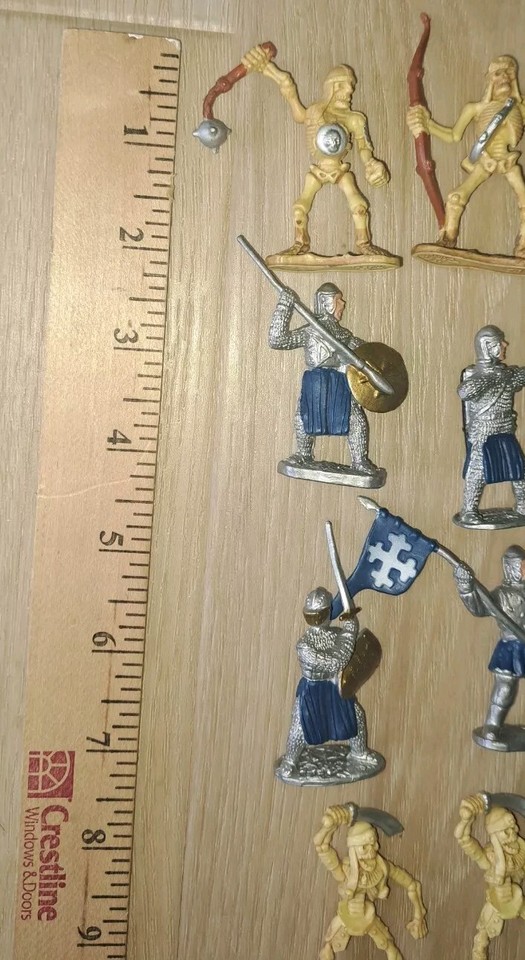 plastic soldiers Medieval Knights & Skeletons PVC Figures Toys R Us ...