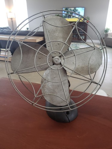 Vintage Bersted Mfg. Eskimo Model 45K60- 4 Blade Cast Iron Base Fan ...