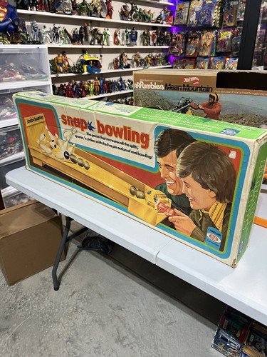 Vintage 1972 Ideal Table Top Snap Bowling Game - Splits Spares Strikes ...