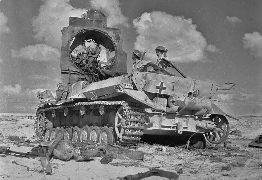 Ww2 Photo Wwii Destroyed German Panzer Tunisia 1943 Pzkpfw