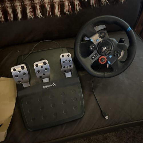 Logitech G923 Racing Wheel and Pedals for PS 5, PS4 *Needs Cables ...