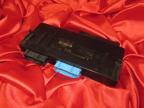 BMW E81 E87 E88 E90 E91 E92 1 3 BODY CONTROL MODULE JUNCTION BOX PL2 H4 ...
