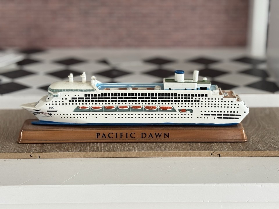 P&O Pacific Dawn Passenger Cruise Ship Superliner Souvenir Resin Model ...