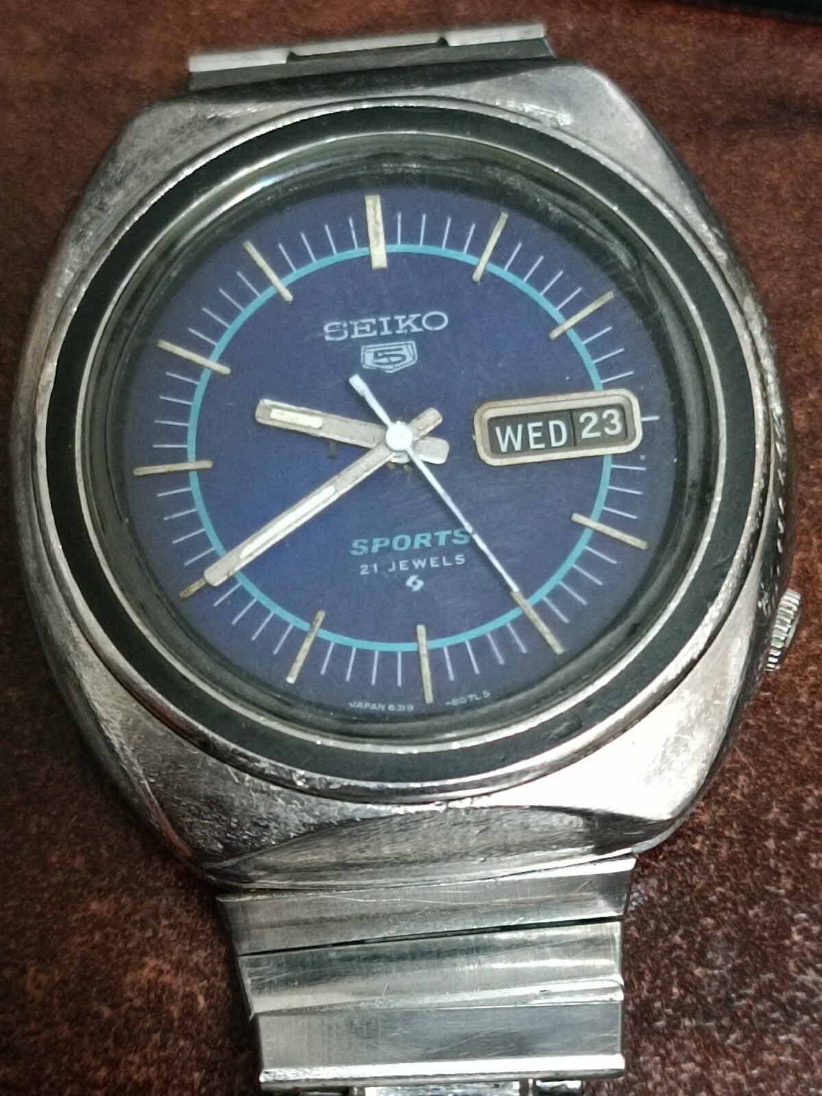 VINTAGE SEIKO 5 SPORTS AUTOMATIC WATCH JAPAN Day-Date… - Gem