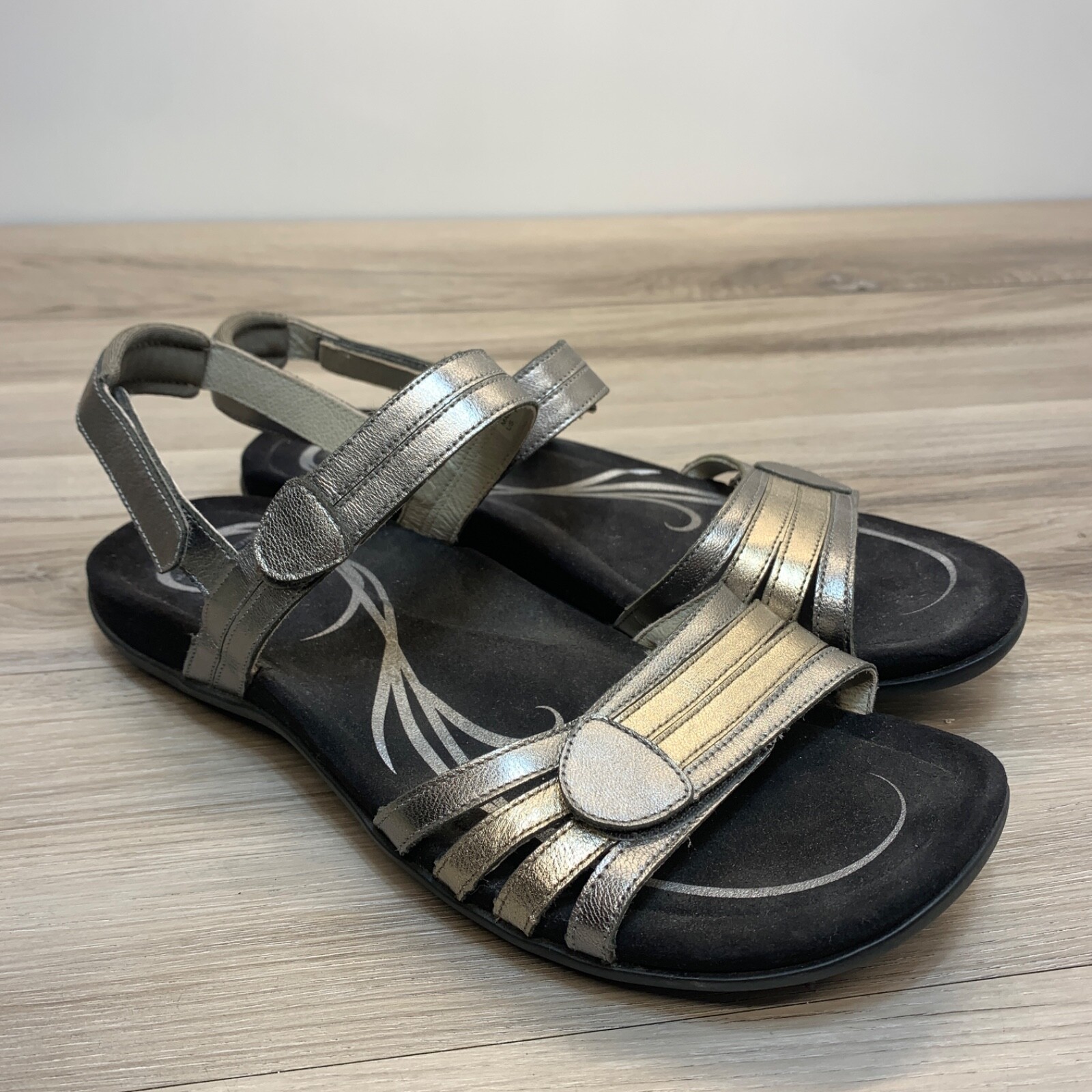 Abeo Biosystem Brynn Metallic Silver Sandals Womens S… - Gem