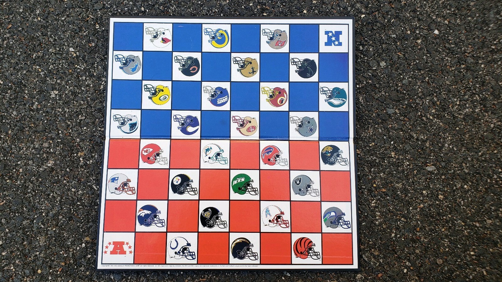 Green Bay Packers Vs. Chicago Bears 1993 NFL Team Checkers Helmet Board ...