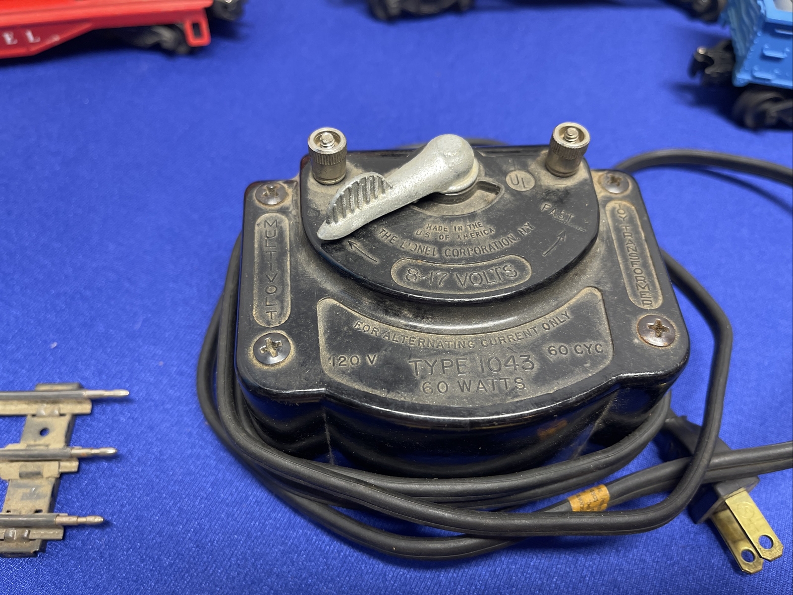 1957 LIONEL 1597S Set W/ 2037 Locomotive & Transformer Set Box And Some ...