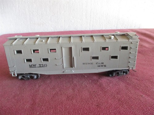 Athearn HO Scale M of W 736 Bunk Train Car Railroad Kadee Spring Trucks ...