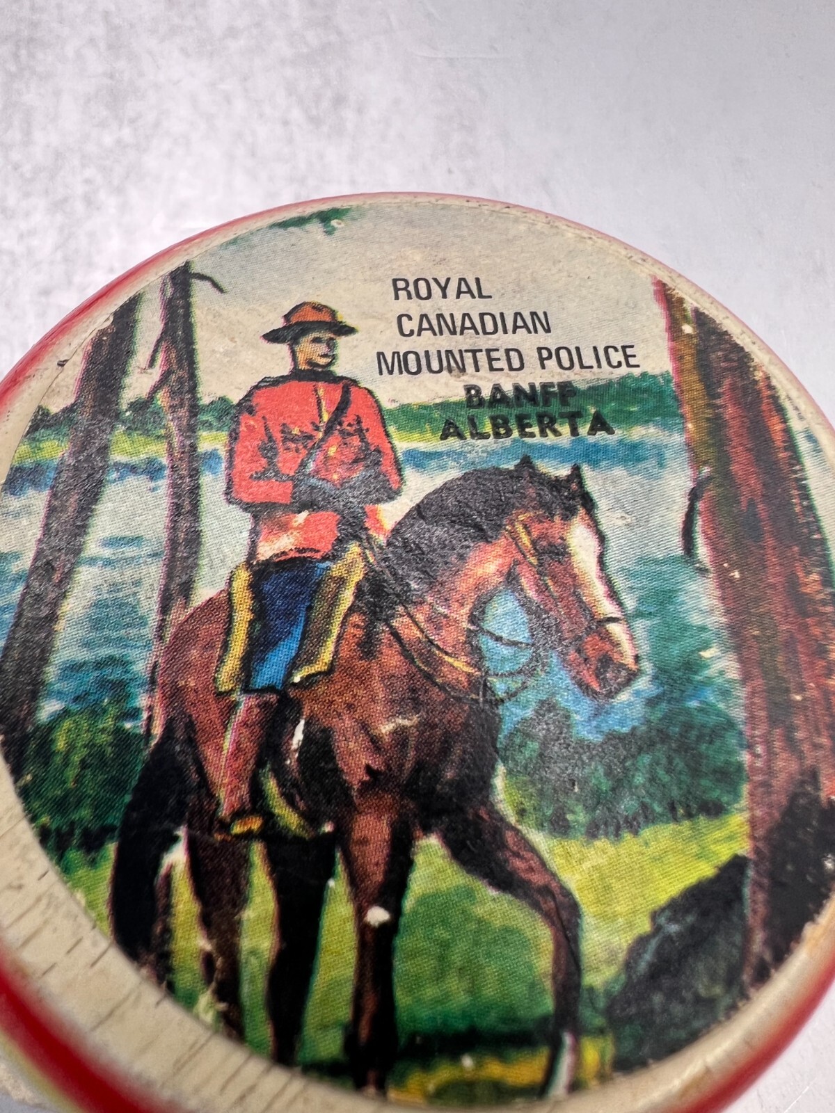 ROYAL CANADIAN MOUNTED POLICE BANFF ALBERTA PROMOTIONAL YOYO VERY OLD ...