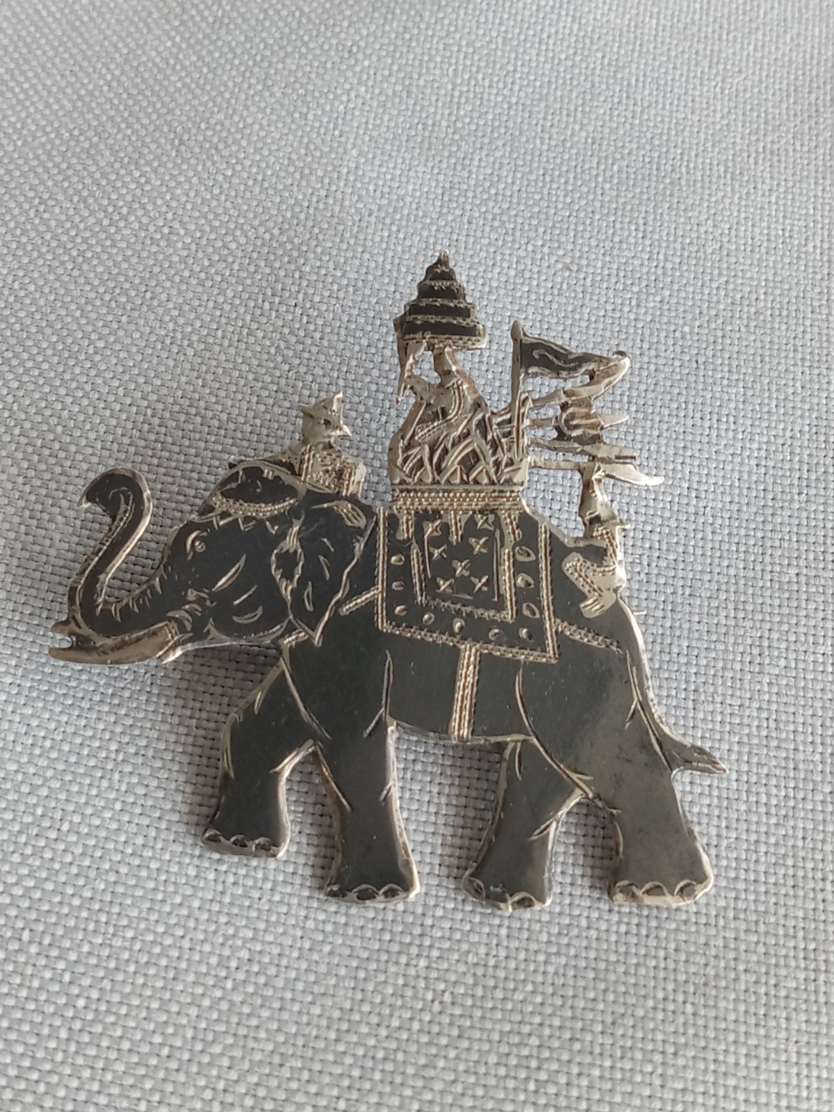 RARE SIAM STERLING SILVER ELEPHANT PIN BROOCH - Gem