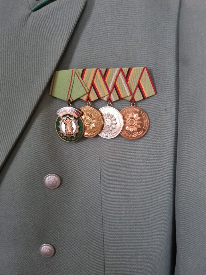 Gala Uniform DDR Stasi Polizei MdI Major komplett mit Orden | eBay