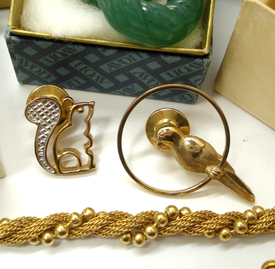 Vintage AVON Jewelry Lot Earrings Necklaces NRT Bracelet Pin Boxes MORE ...