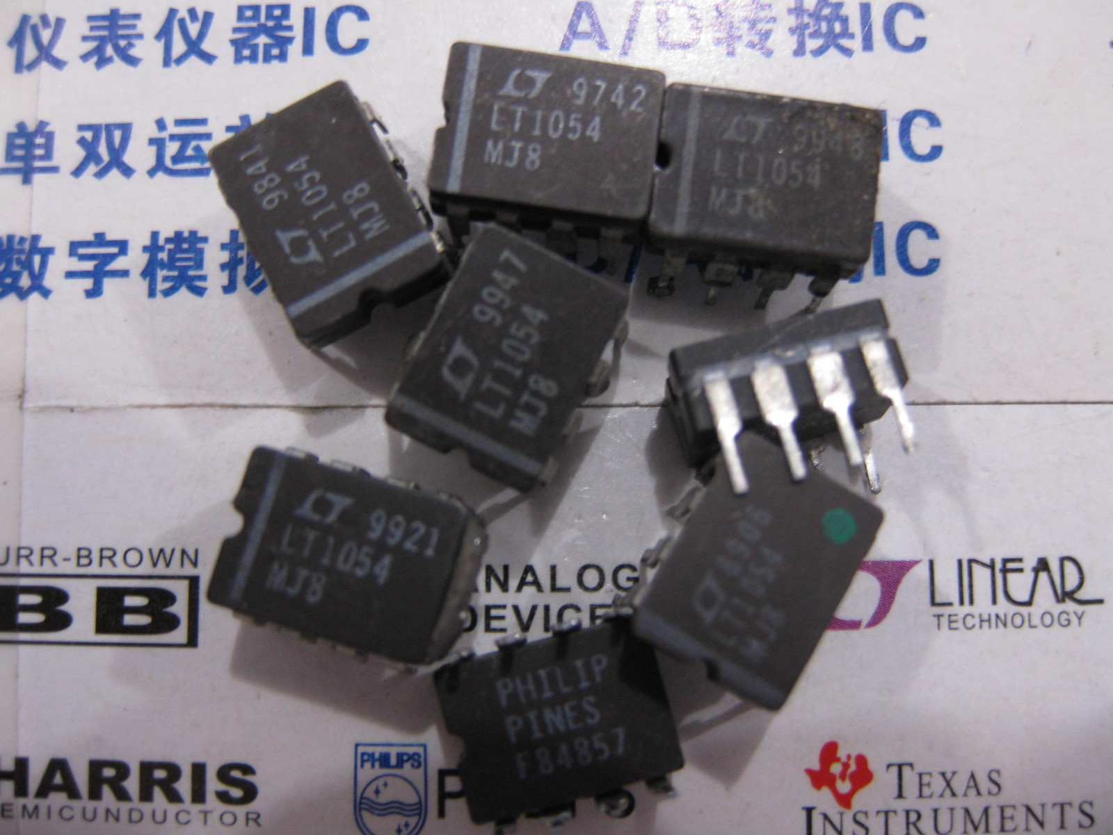 1X LT1054MJ8 Switched-Capacitor Voltage Converter with Regulator LT1054 ...