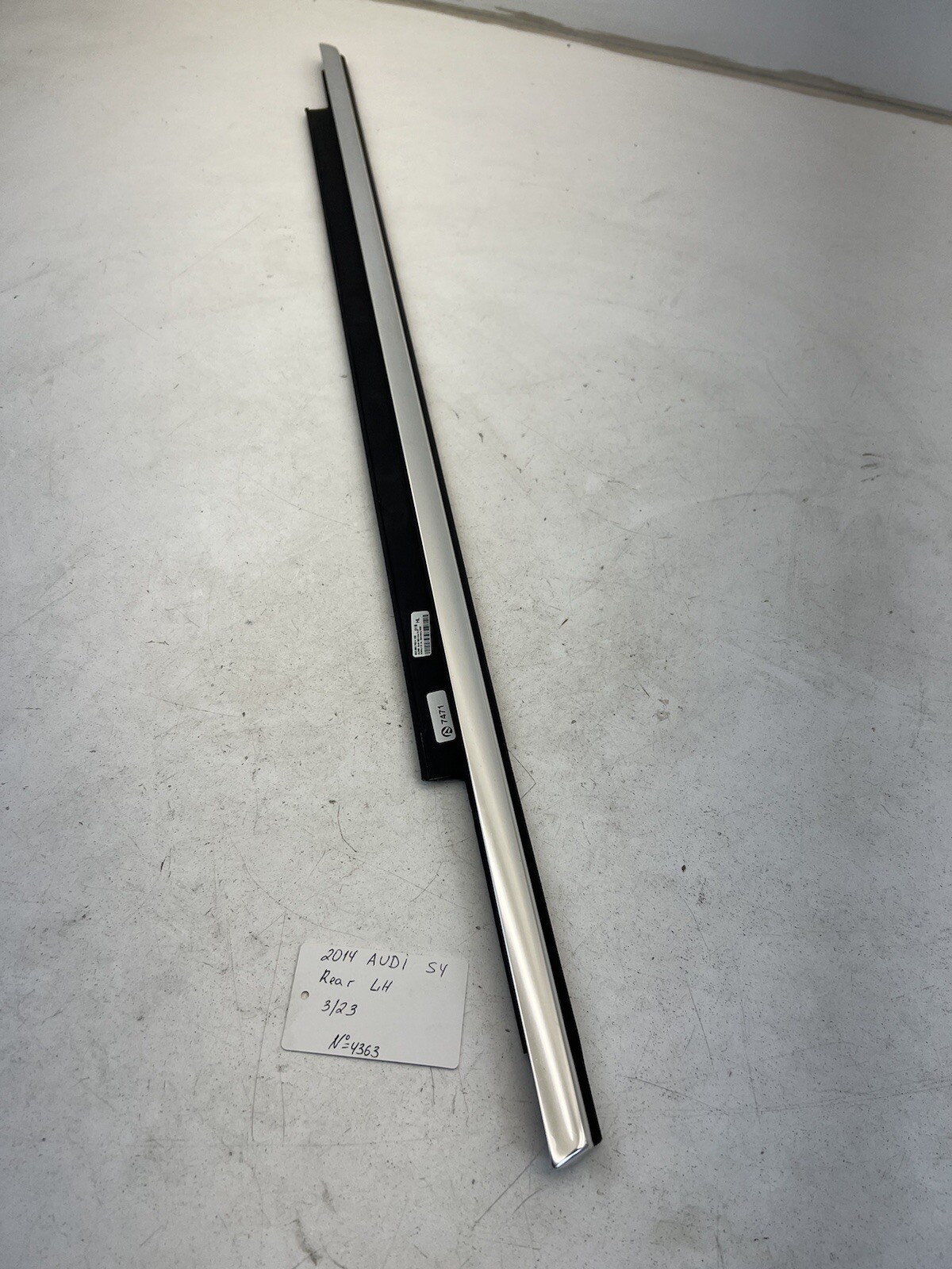 2013-2016 Audi S4 Rear Left Door Window Exterior Weatherstrip Molding ...