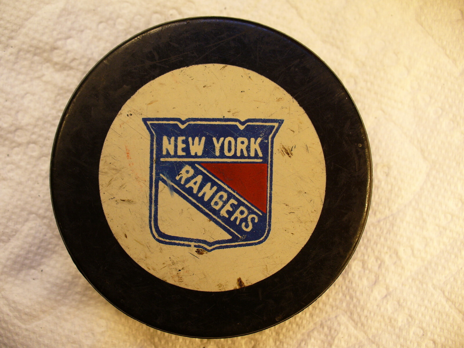 NHL New York Rangers '85-92 Dark Blue Official Game Hockey Puck Collect ...