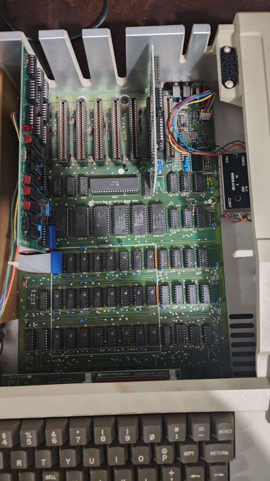 Apple II Plus A2S1048 64k RAM, Disk II Controller *Cleaned, Tested And ...