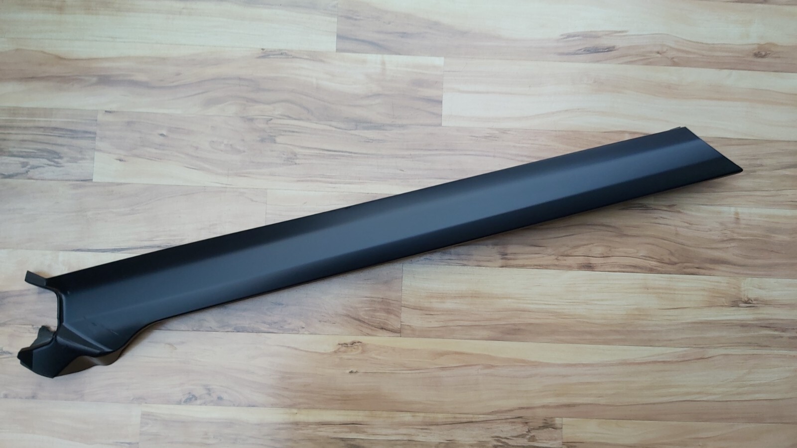 2010 - 2013 LAND ROVER LR4 LEFT DRIVER WINDSHIELD A PILLAR MOLDING ...