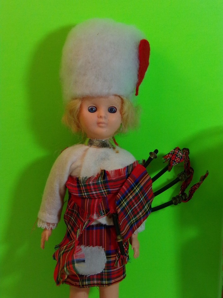Souvenir Dolls Dressed In Scottish Tartan Busby With Bagpipes Vintage ...