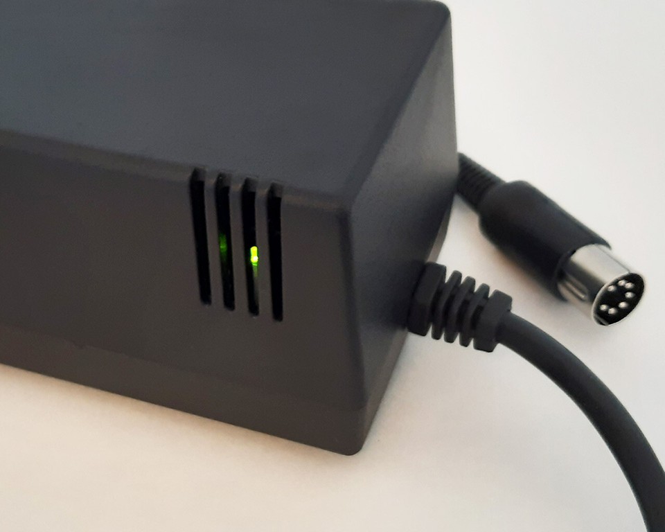 C64 PSU - Commodore 64 Power Supply - Black, LED, Power Switch (US plug ...