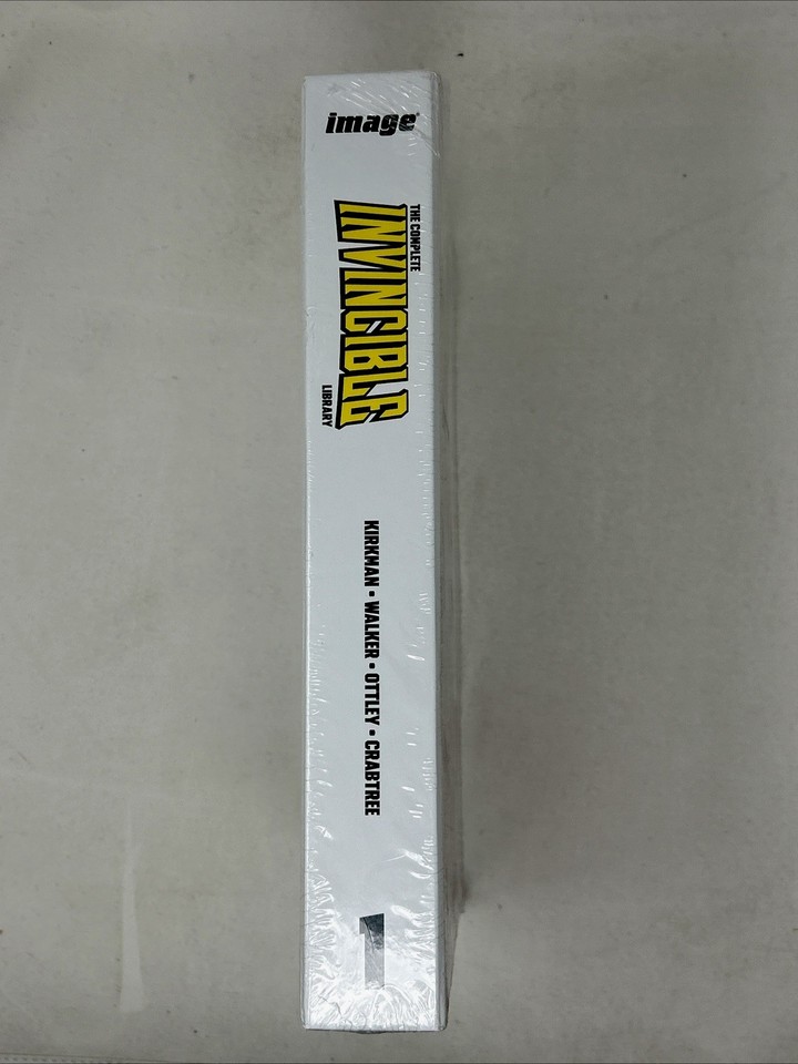The Complete Invincible Library Edition Volume 1, By Robert Kirkman ...