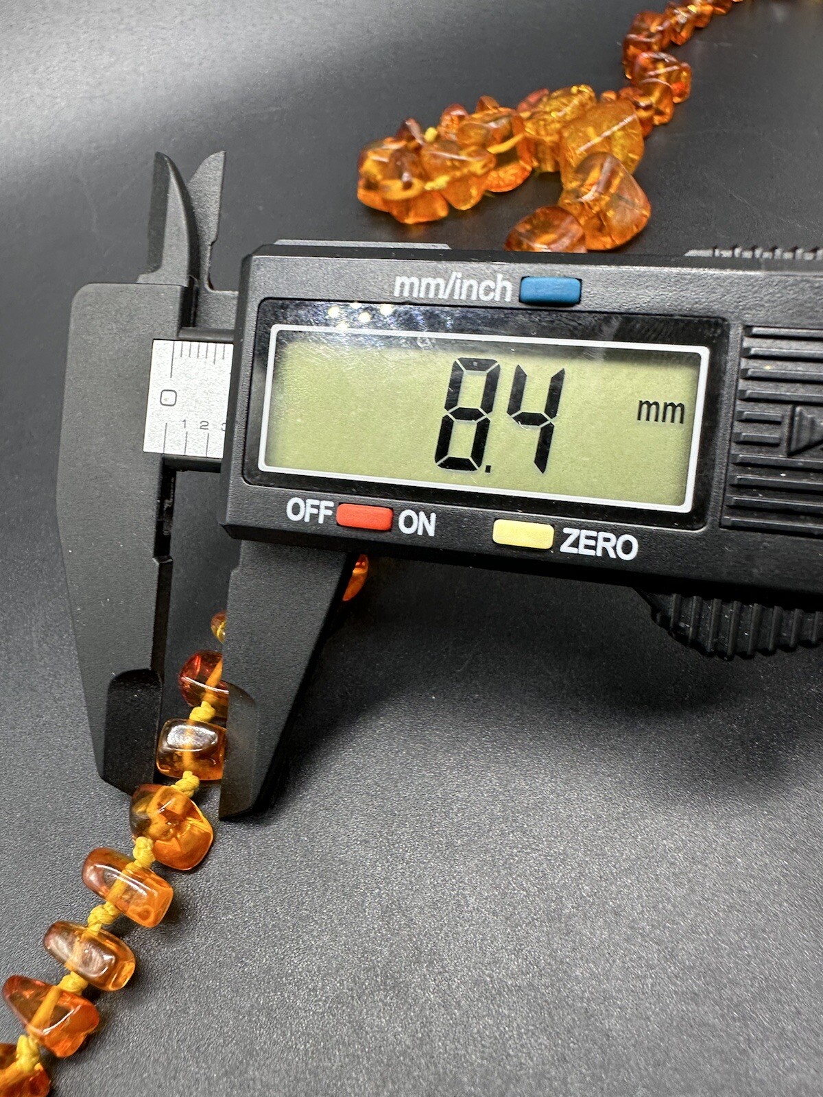 Genuine Graduated BALTIC AMBER Necklace 20 in 25Gs - Gem