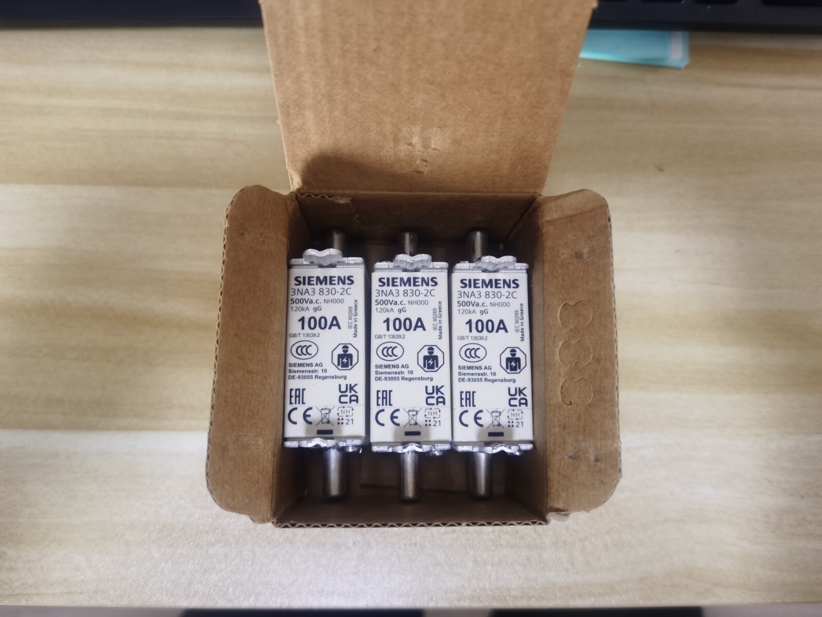 3PCS/1Box New Siemens 3NA3830-2C 3NA38302C Fuse 100A 500V In Box Brand ...