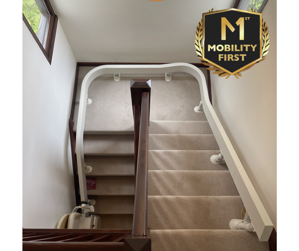 ACORN 180 CURVED STAIR LIFT BESPOKE 180° TRACK _ RECONDITIONED FITTED ...