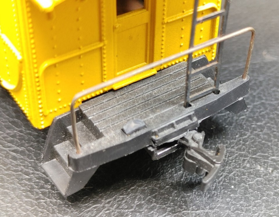 ATHEARN 1252 Union Pacific Caboose UP 3816 HO Yellow | eBay