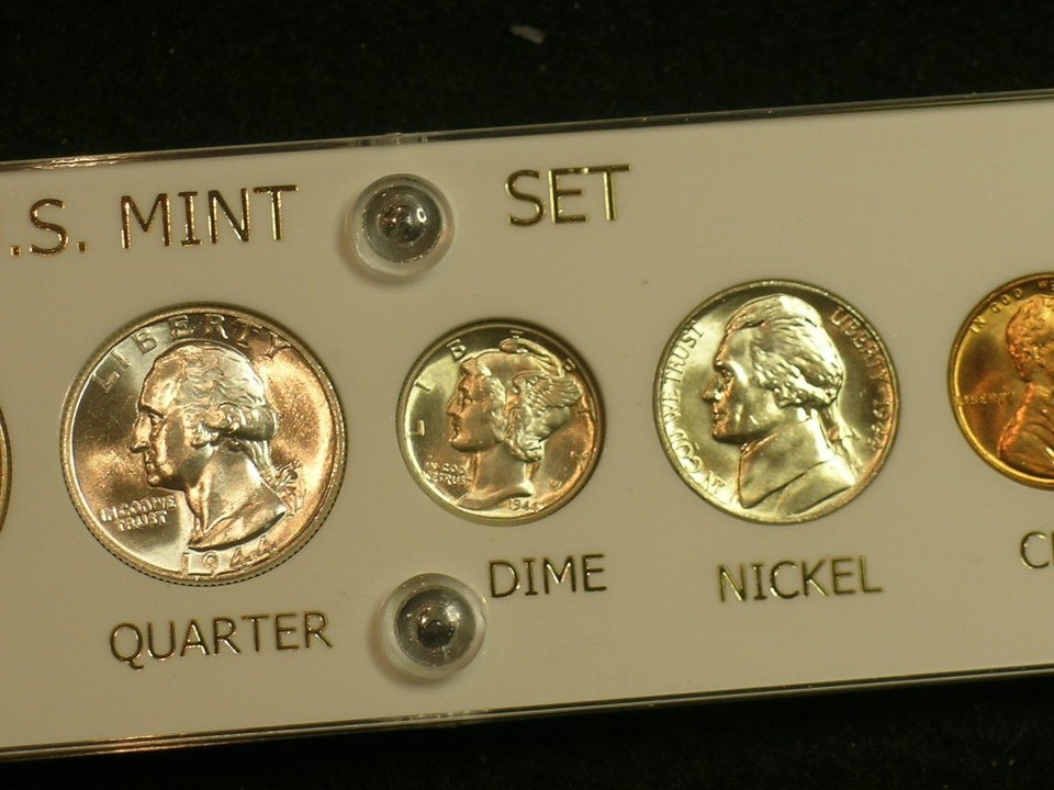 1944 Brilliant Uncirculated Coin Year Set - White Capital Holder Birth ...