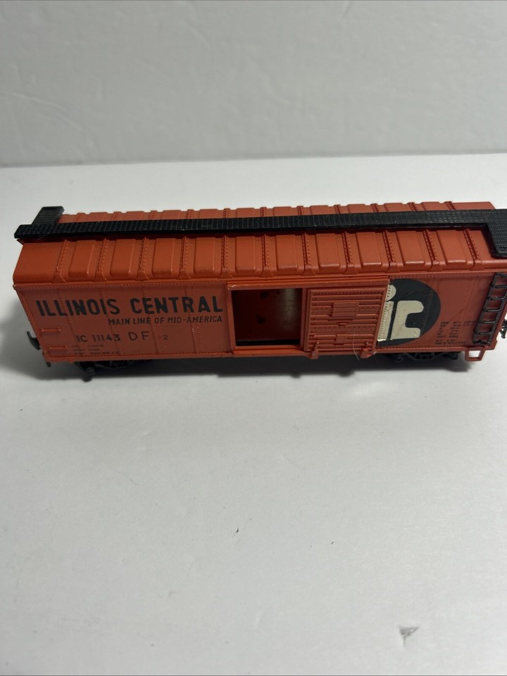 Lot Of 5 Locomotive Trains - HO Scale Box Cars - Diesel Untested - Nice ...