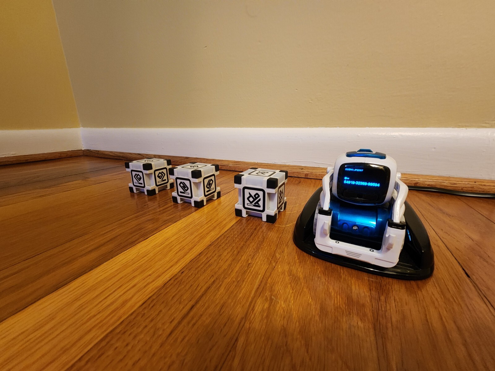 Anki Cozmo Limited Edition Toy Robot Blue With Charger and Play Cubes ...