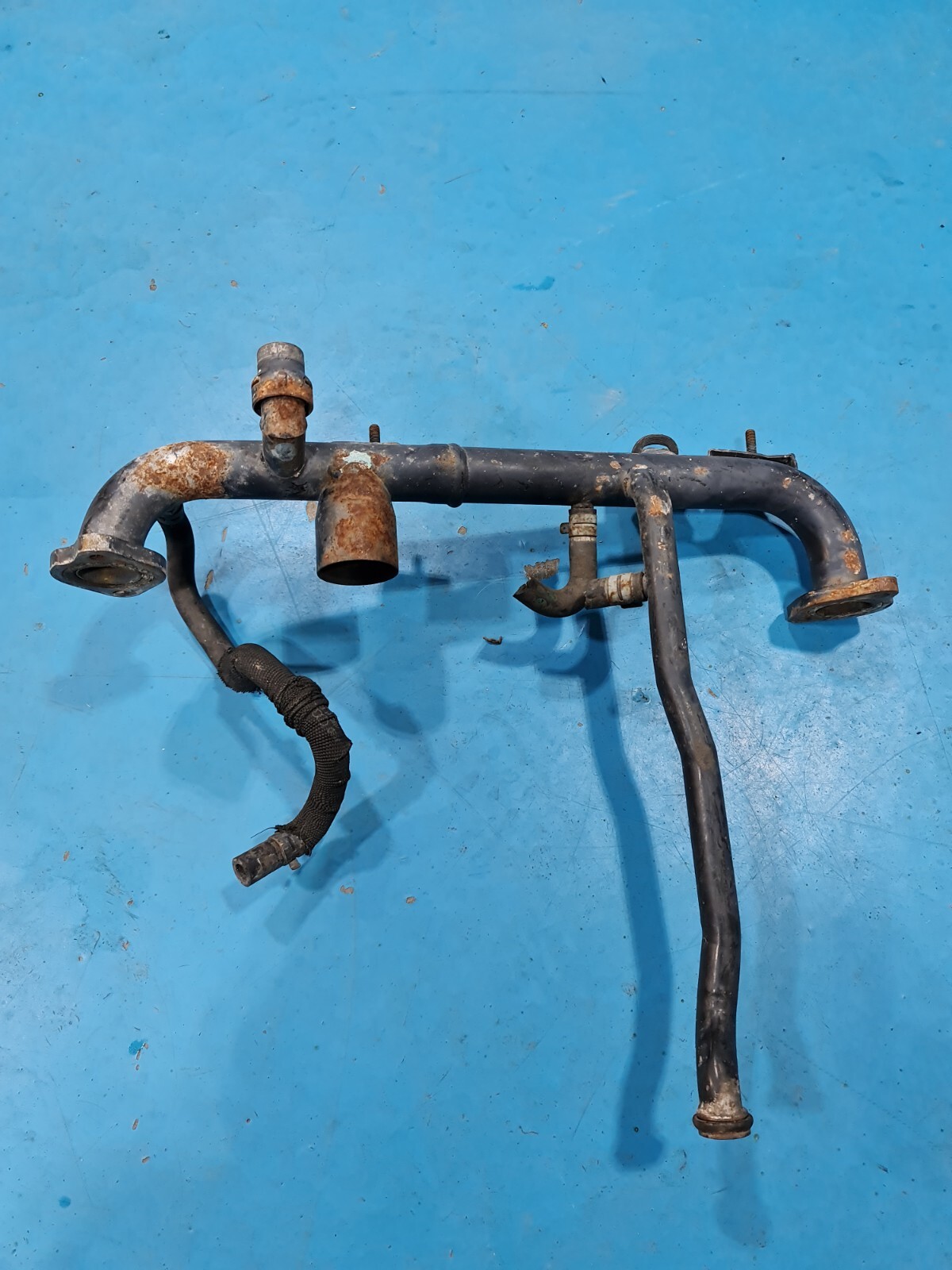 Audi Coolant Pipe on Back of Cylinder Heads 06C121085F OEM | eBay