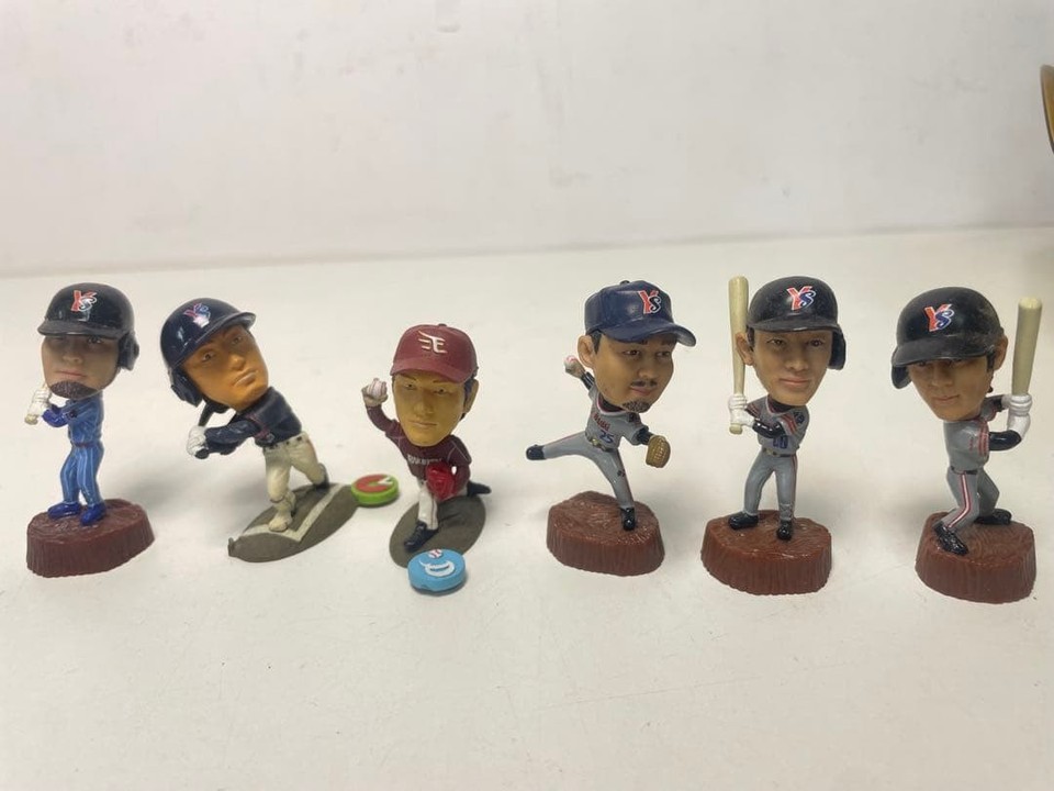 Professional baseball player figure set of 18, current condition ...