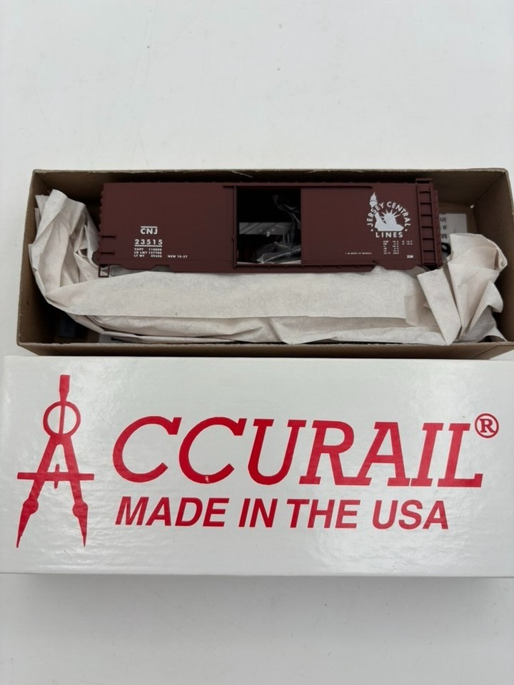 Accurail #23515 HO Scale Box Car Kit CNJ #23515 | eBay