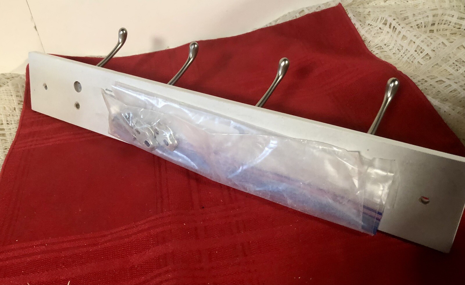 NEW 18” WHITE WOOD WALL BRACKET FOR COATS KEYS W 4 BRUSHED NICKLE ...