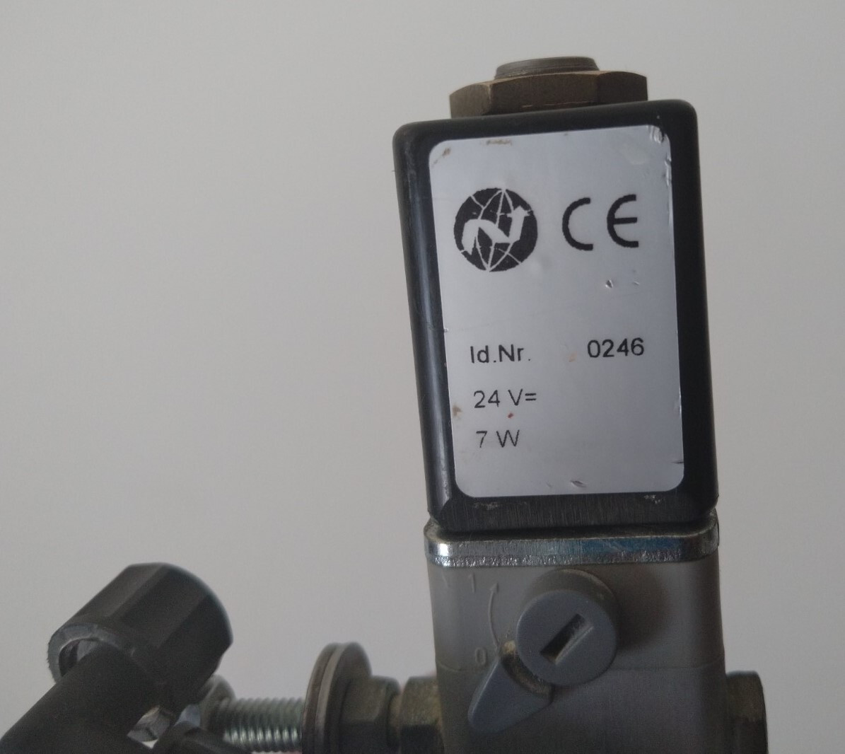 Norgren 2636000 solenoid valve with Festo 159625 pressure reducing ...