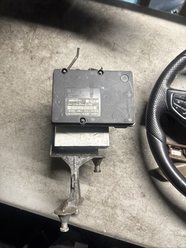 01-05 Mercedes W209 C230 CLK500 ABS Anti Lock Brake ESP Module ...