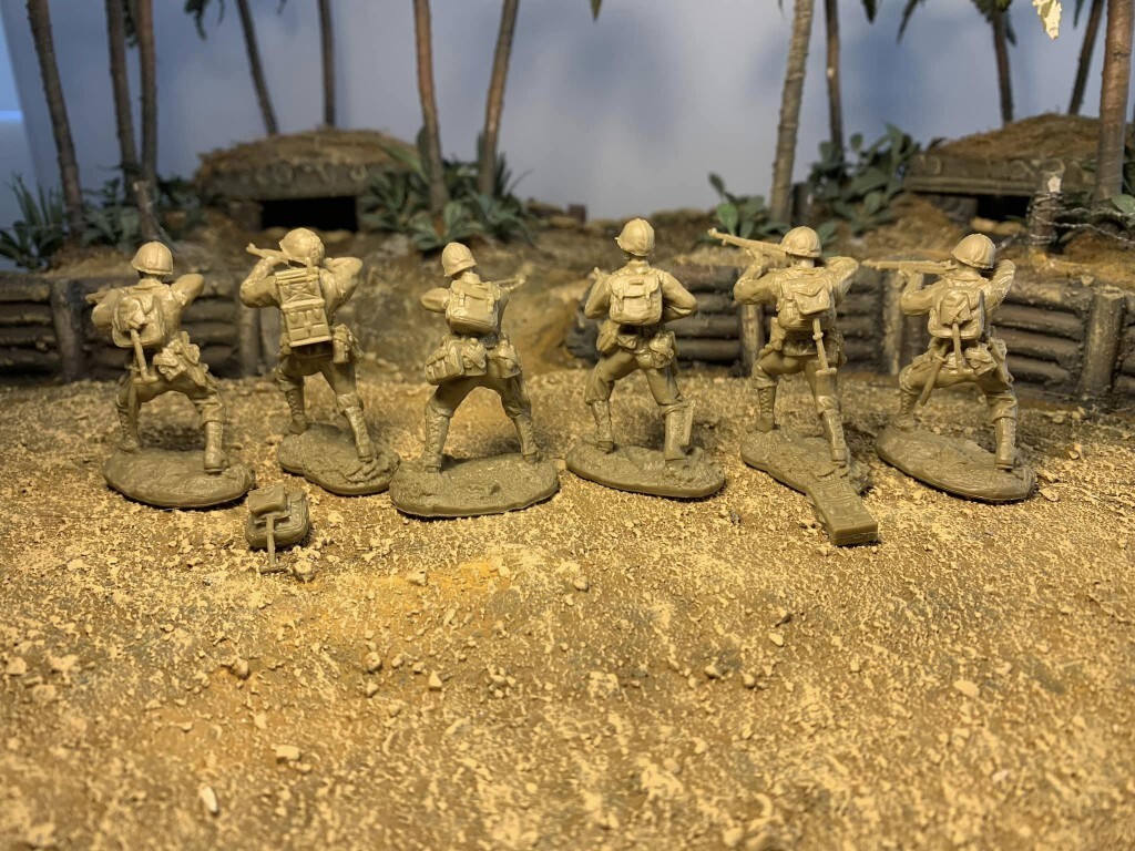 Austin Miniatures WW2 US Marines set 2 Khaki 54mm scale plastic figures ...