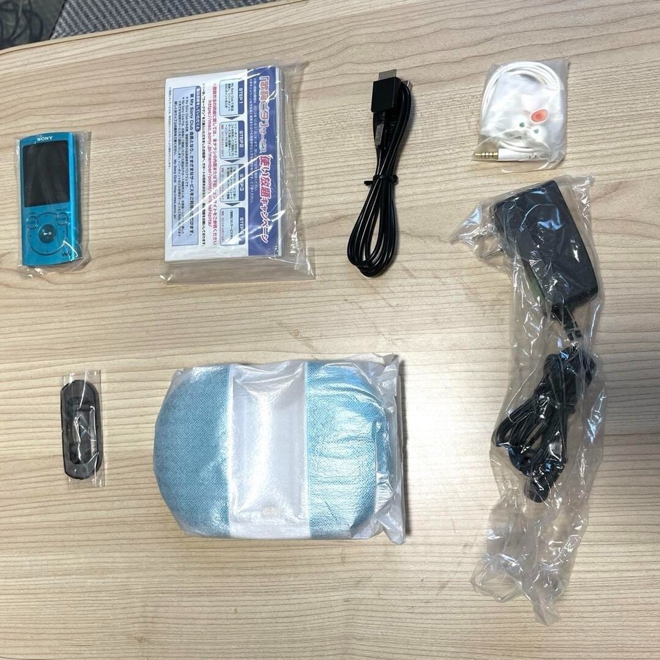 Sony Walkman S Series Hatsune Miku 5th Anniversary Edition NW-S764 ...