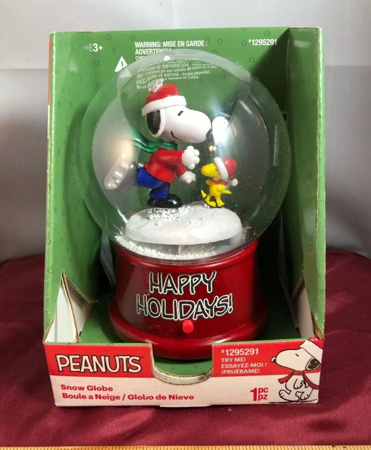NEW Peanuts Moving Snow Snoopy Ice Skating 5 Carol Globe Music Box ...