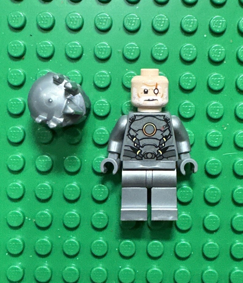 LEGO 75973 Overwatch Reinhardt Wilhelm Minifigure ow010 w/ 5 spike helmet | eBay